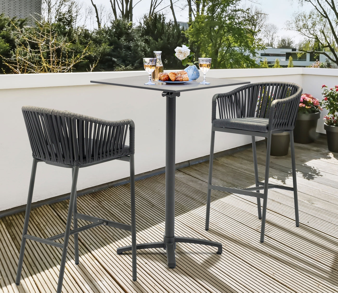 Stylische Barhocker, Bartische & Barsets für Garten & Terrasse ...